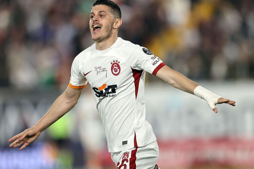 Rashica için Galatasaray’a Kompany’den müjde